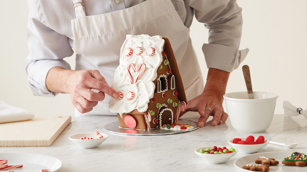 How to Make a Gingerbread House | Hallmark Ideas & Inspiration